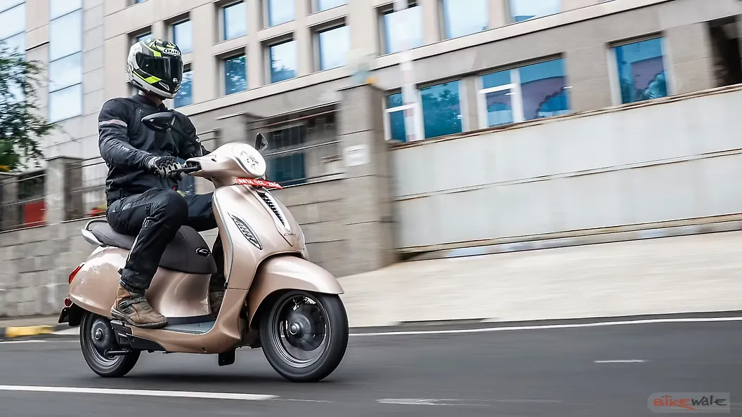 Bajaj Chetak Head Light Image – BikeWale