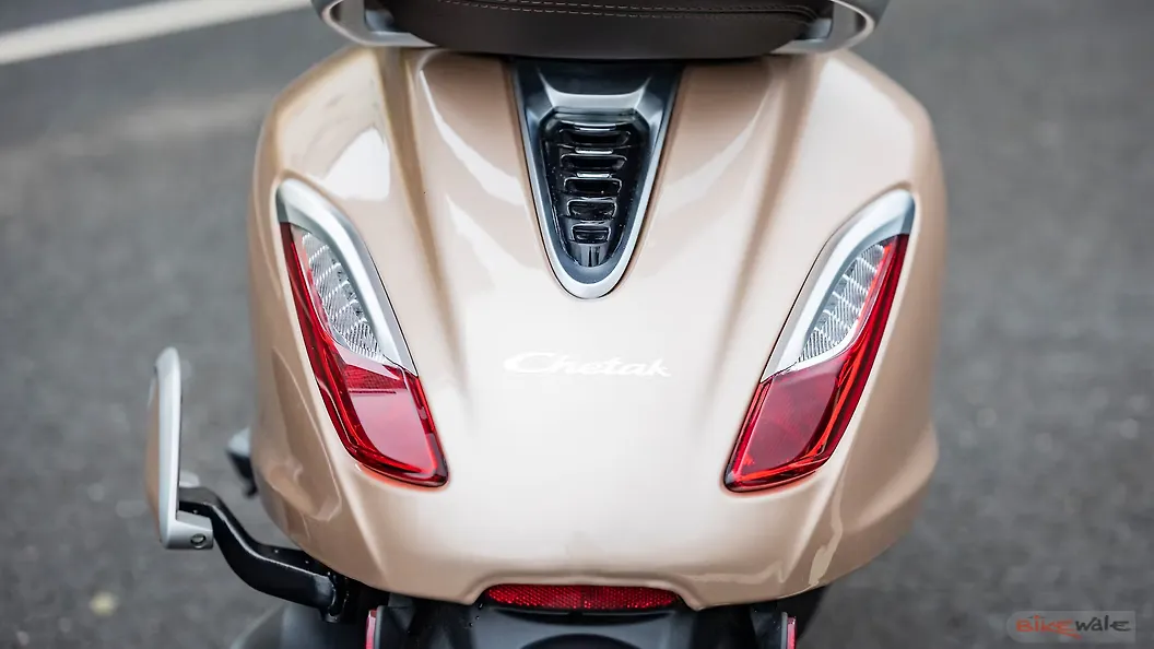 Bajaj Chetak Rear Tyre Image – BikeWale