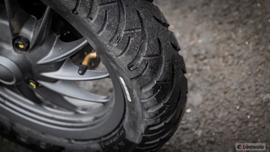 Bajaj Chetak [2020-2024] Rear Tyre Image – BikeWale