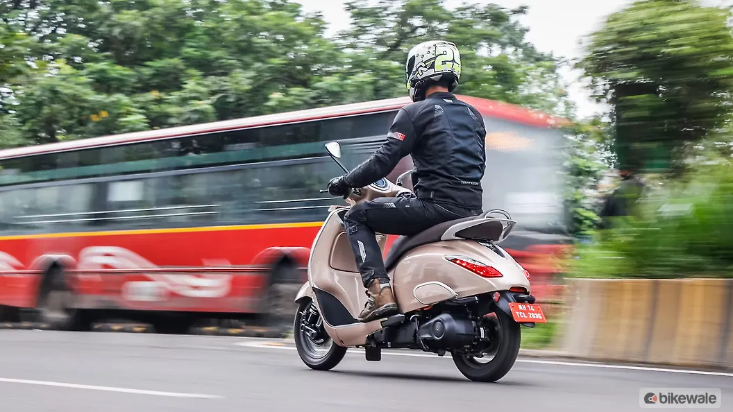 Bajaj Chetak Right Side View Image – BikeWale