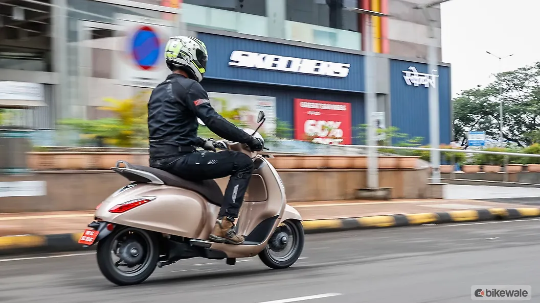 Bajaj Chetak Right Rear Three Quarter Image – BikeWale
