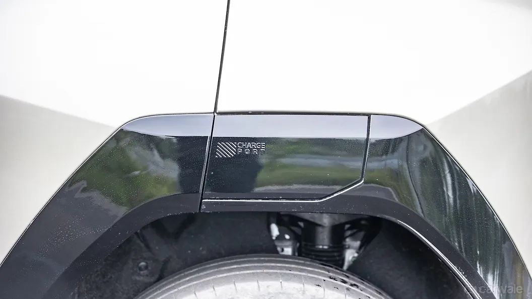 BE 6 Open Fuel Lid Image, BE 6 Photos in India - CarWale