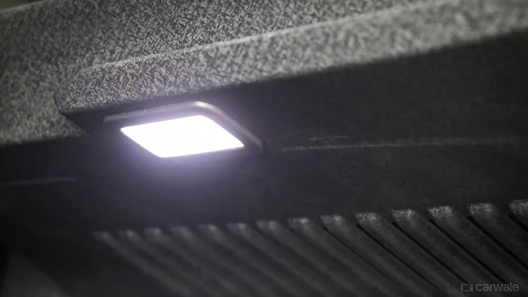 BE 6 Boot Light Image, BE 6 Photos in India - CarWale