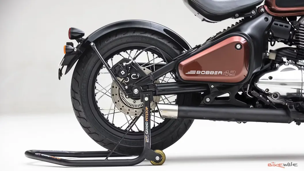 Jawa 42 Bobber Bike Seat Image – BikeWale