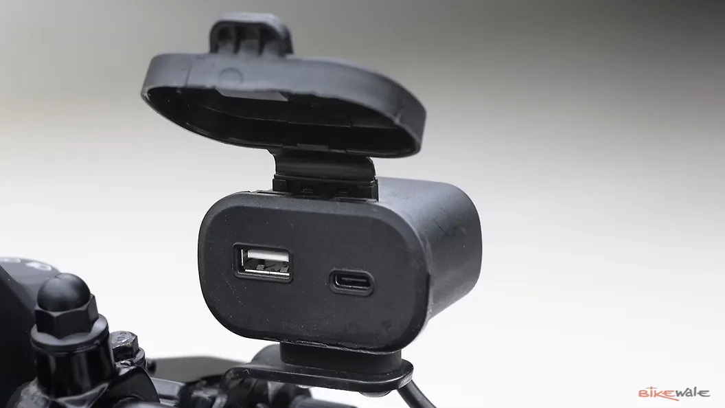 Jawa 42 Bobber Ignition Switch Image – BikeWale