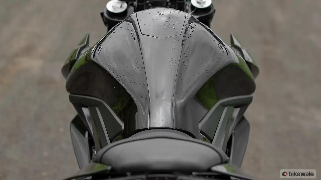 Zontes 350R Branding/Fuel Tank Decal Image – BikeWale