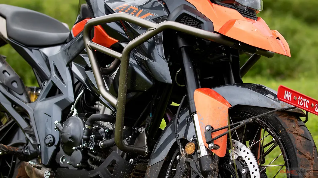 Zontes 350T Engine From Left Image – BikeWale