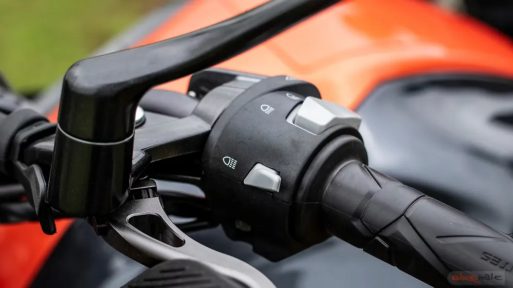 Zontes 350T Emergency Off Switch/Kill Switch Image – BikeWale