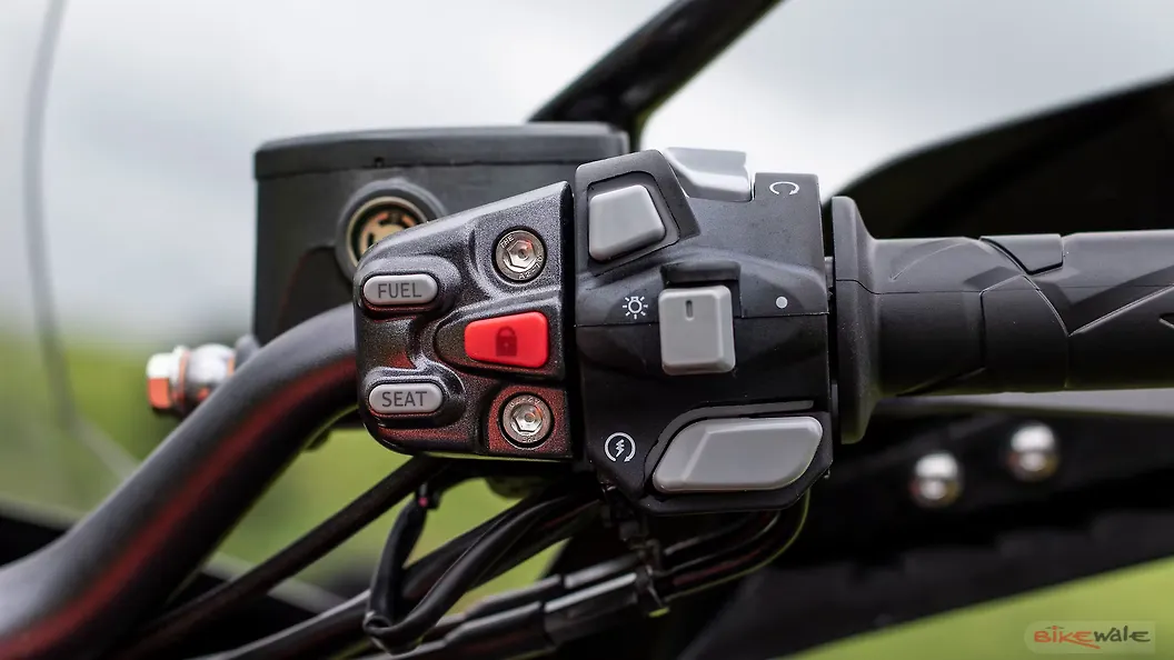 Zontes 350T Emergency Off Switch/Kill Switch Image – BikeWale