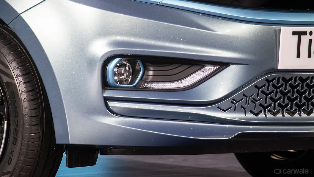 Tiago EV Daytime Running Lamp (DRL) Image, Tiago EV Photos in India ...