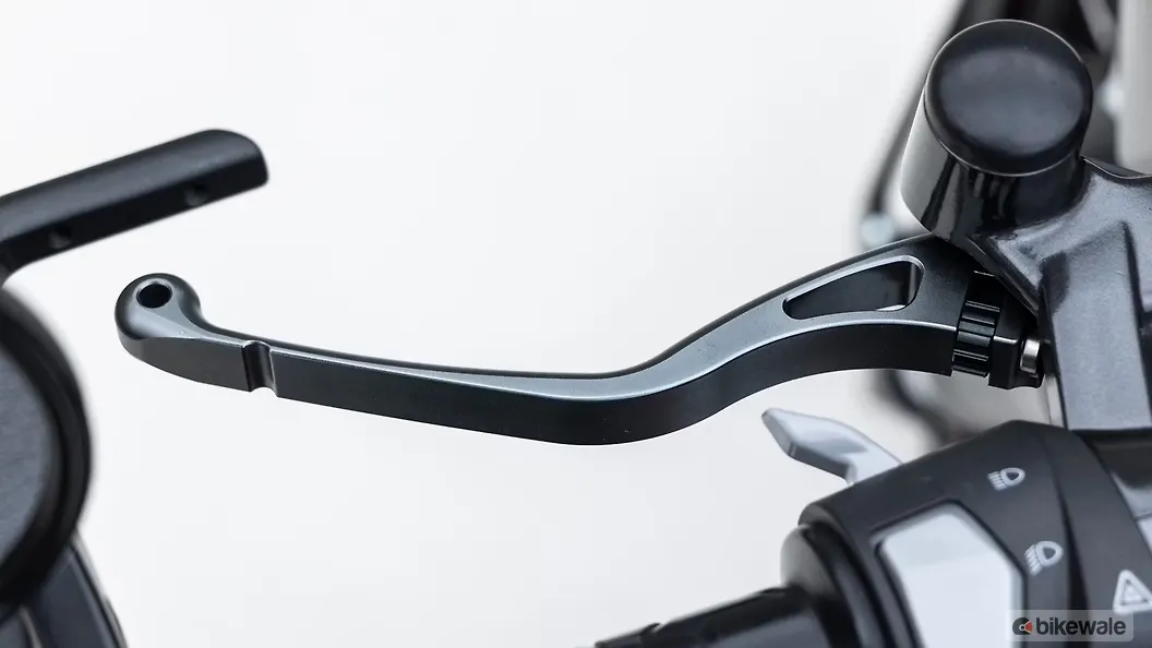 Zontes GK350 Clutch Lever Adjuster Image – BikeWale