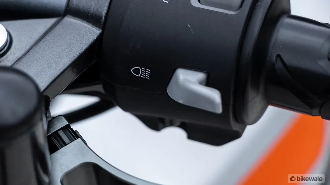 Zontes GK350 High Beam Low Beam Switch Image – BikeWale