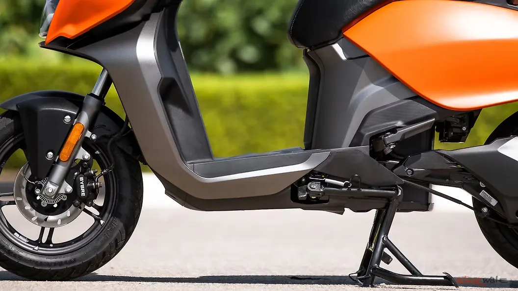 Vida V1 Pro Right Side Pillion Footpeg Image – BikeWale