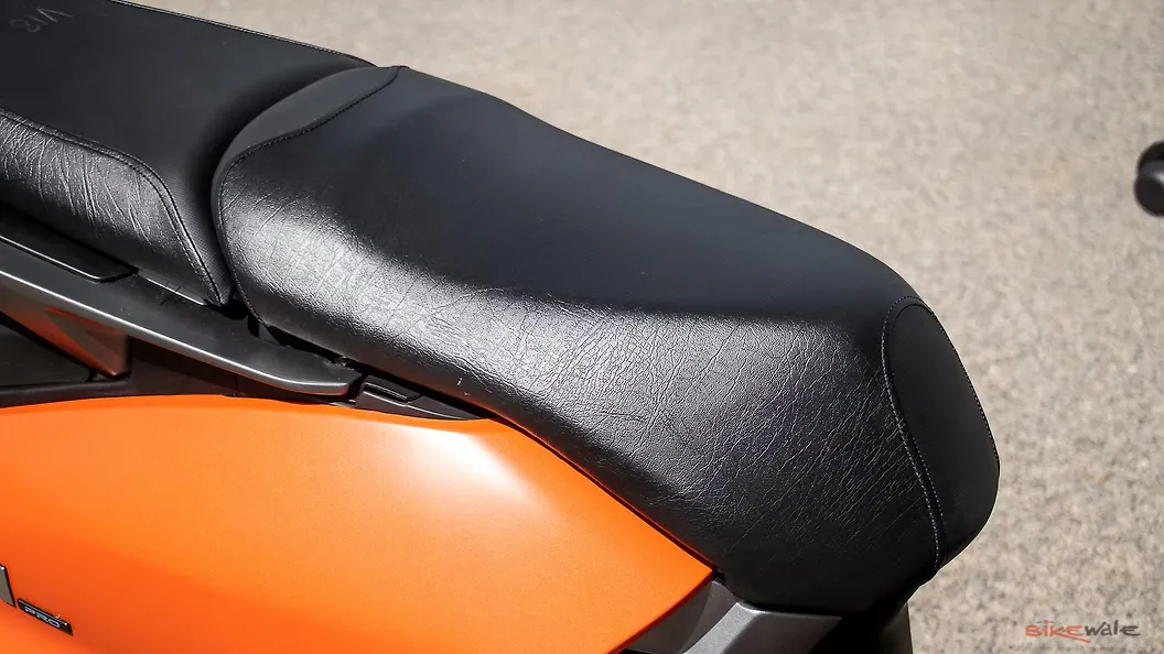 Vida V1 Pro Right Side View Image – BikeWale