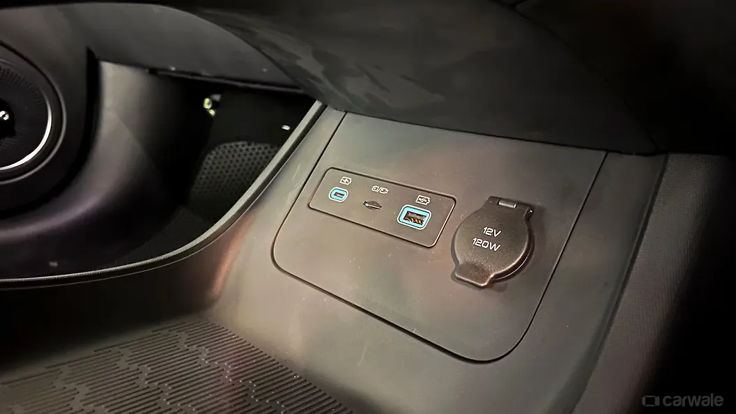 Atto 3 USB Port/AUX/Power Socket/Wireless Charging Image, Atto 3 Photos ...