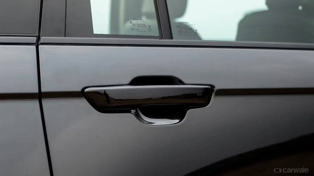 Grand Cherokee Rear Door Handle Image, Grand Cherokee Photos in India ...