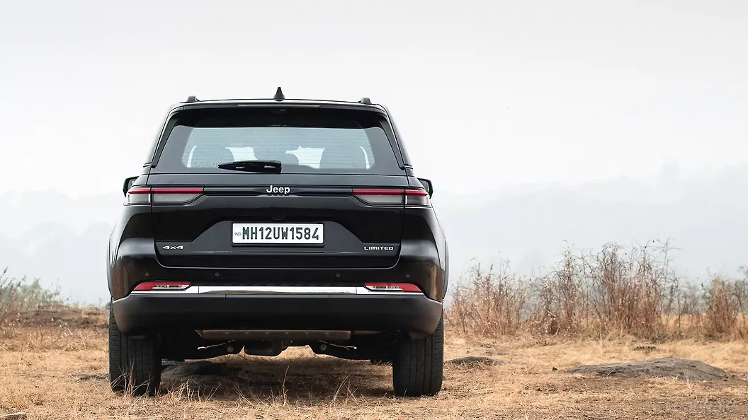 Grand Cherokee Rear View Image, Grand Cherokee Photos in India - CarWale