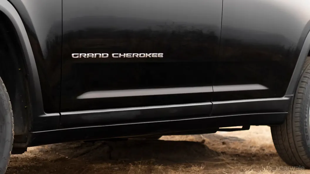 Grand Cherokee Side Badge Image, Grand Cherokee Photos in India - CarWale