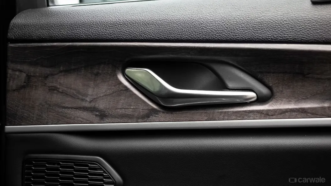 Grand Cherokee Front Right Door Pad Handle Image, Grand Cherokee Photos ...