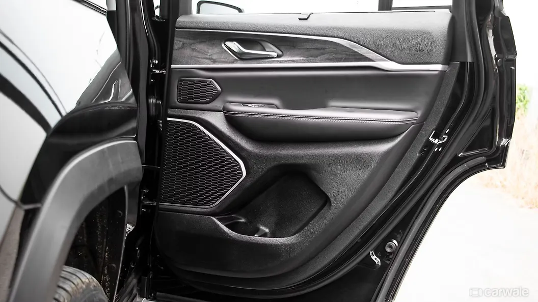 Grand Cherokee Front Right Door Pad Image, Grand Cherokee Photos in ...