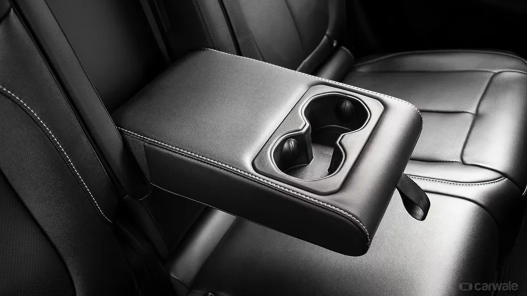 Grand Cherokee Rear Row Centre Arm Rest Image, Grand Cherokee Photos in ...