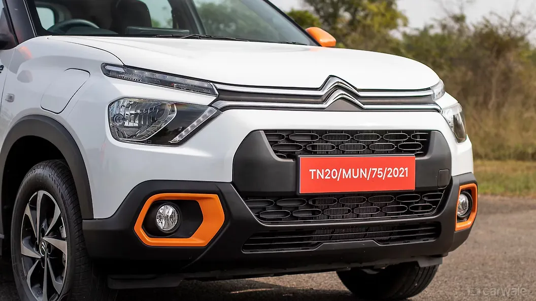 eC3 Front Logo Image, eC3 Photos in India - CarWale