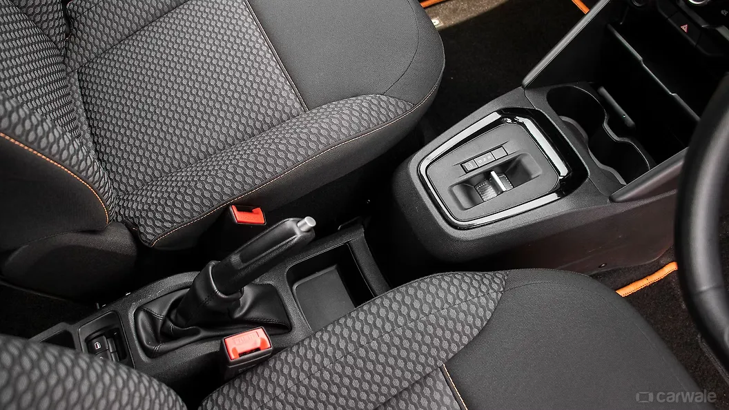 eC3 Center Console/Centre Console Storage Image, eC3 Photos in India ...