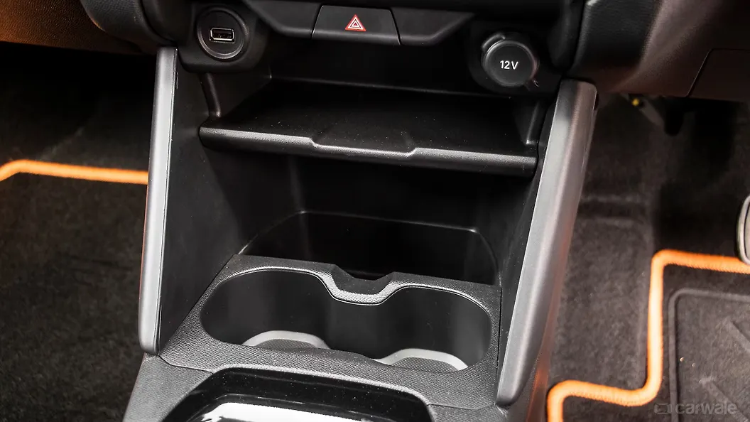 eC3 Outer Rear View Mirror ORVM Controls Image, eC3 Photos in India ...