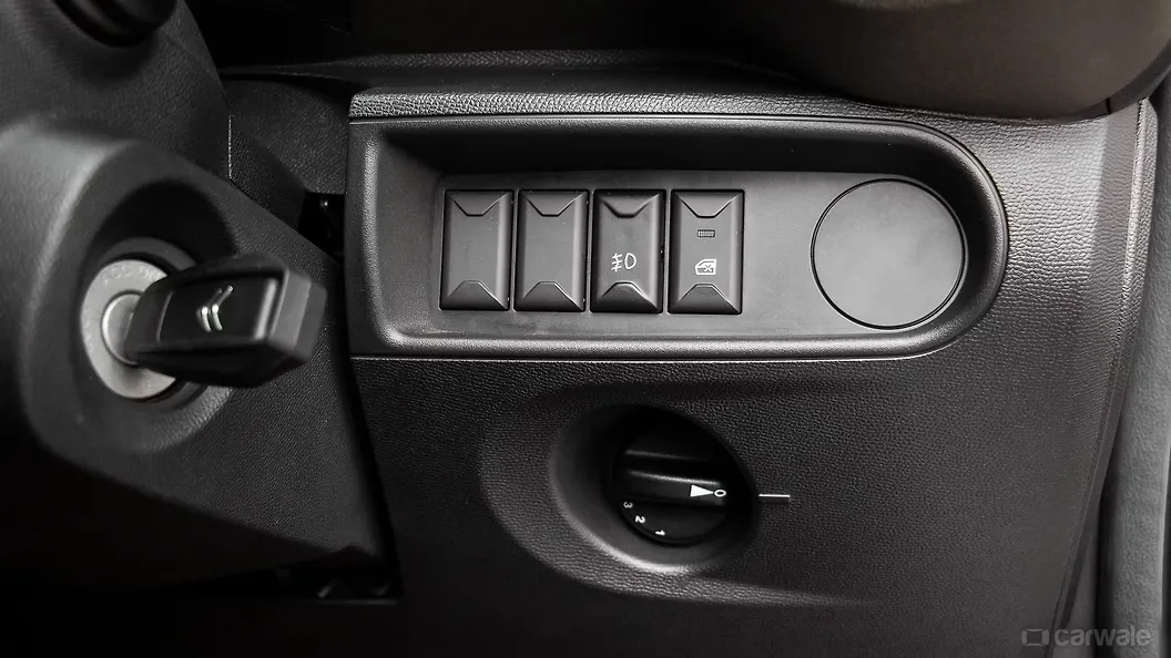 eC3 Dashboard Switches Image, eC3 Photos in India - CarWale