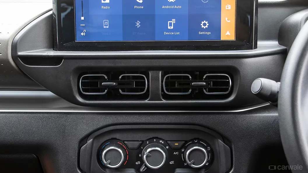 eC3 Bonnet/Hood release Image, eC3 Photos in India - CarWale