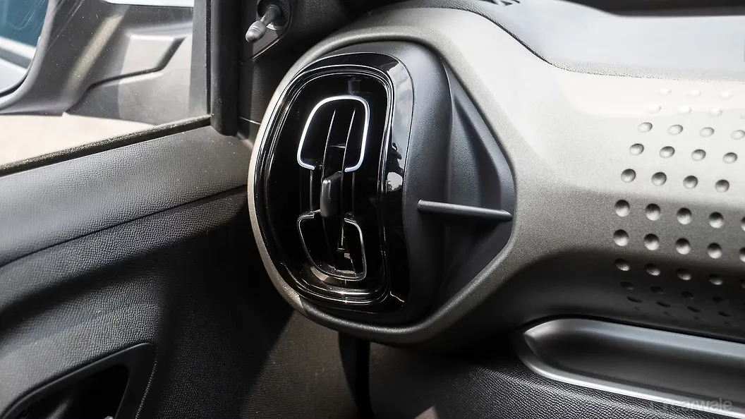 eC3 Front Passenger Air Vent Image, eC3 Photos in India - CarWale