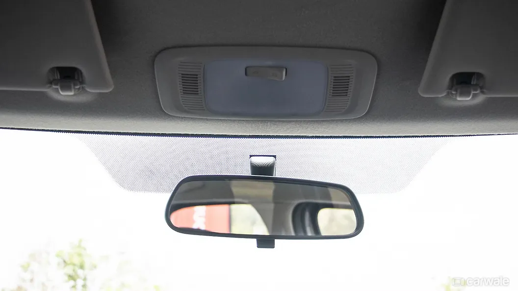 eC3 Rear Row Charging Point Image, eC3 Photos in India - CarWale