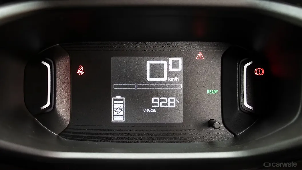 eC3 Engine Shot Image, eC3 Photos in India - CarWale