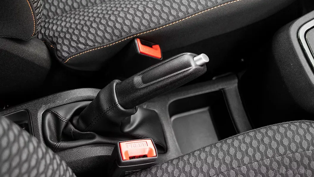 eC3 Outer Rear View Mirror ORVM Controls Image, eC3 Photos in India ...