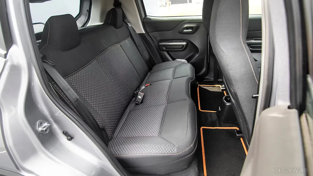 eC3 Rear Seats Image, eC3 Photos in India - CarWale