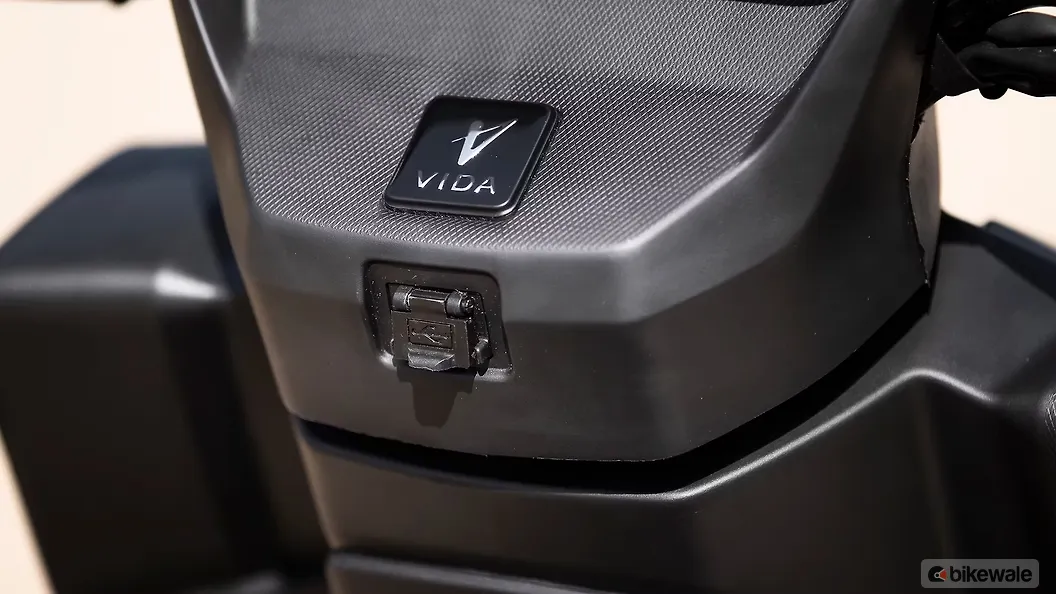 Vida V1 Turn Indicators Switch Image – BikeWale