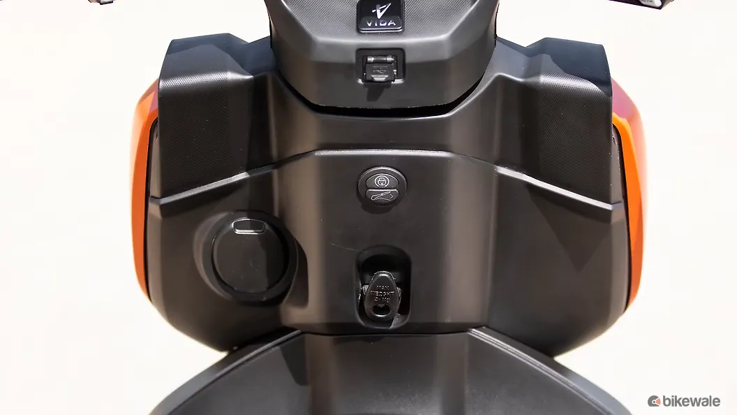 Vida V1 Turn Indicators Switch Image – BikeWale
