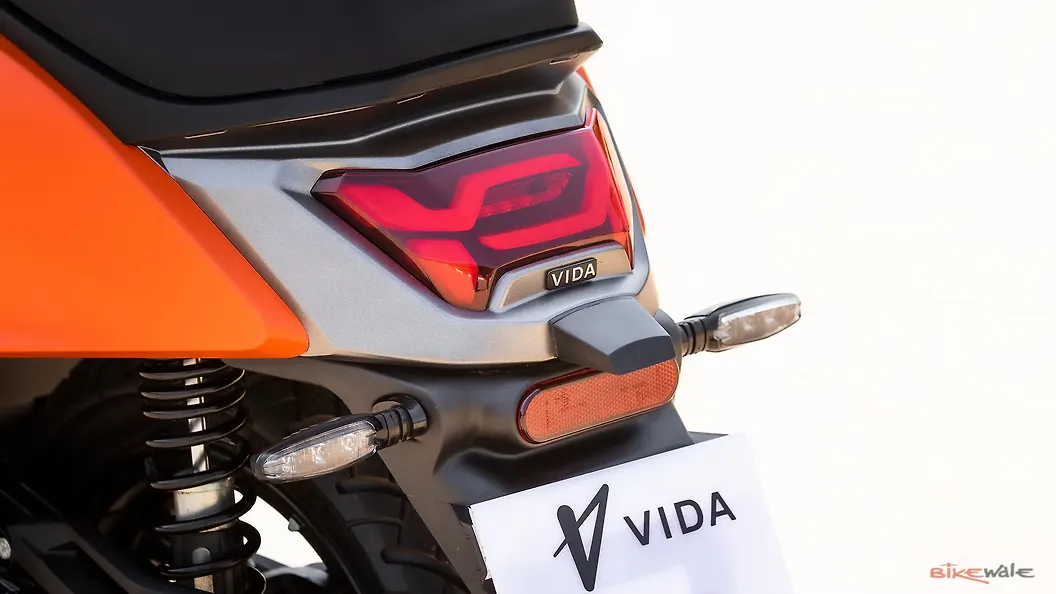 Vida V1 Pro Grab Rail Image – BikeWale