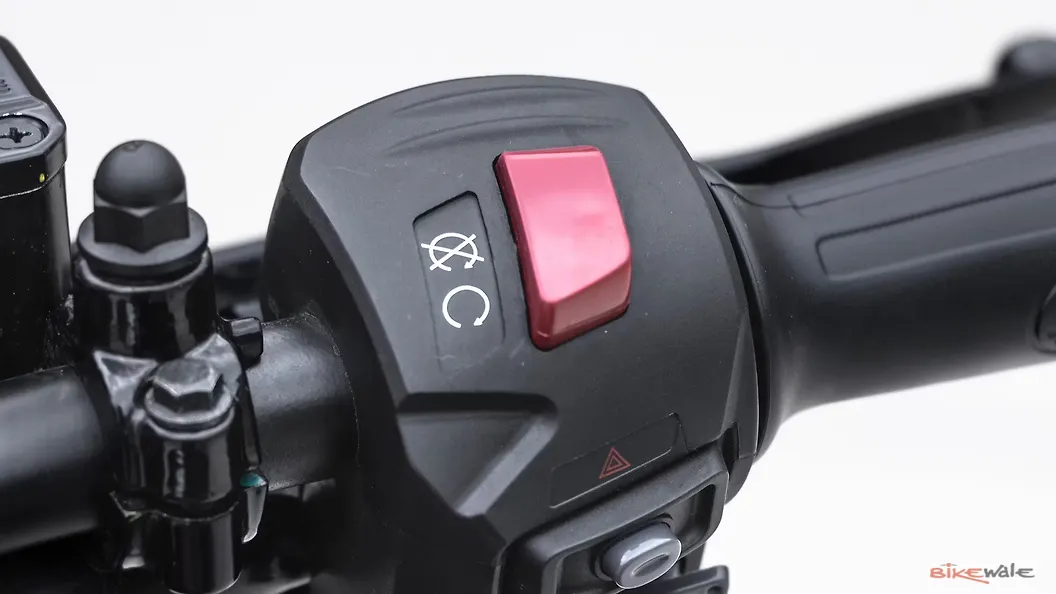 Jawa 42 Bobber Emergency Off Switch/Kill Switch Image – BikeWale