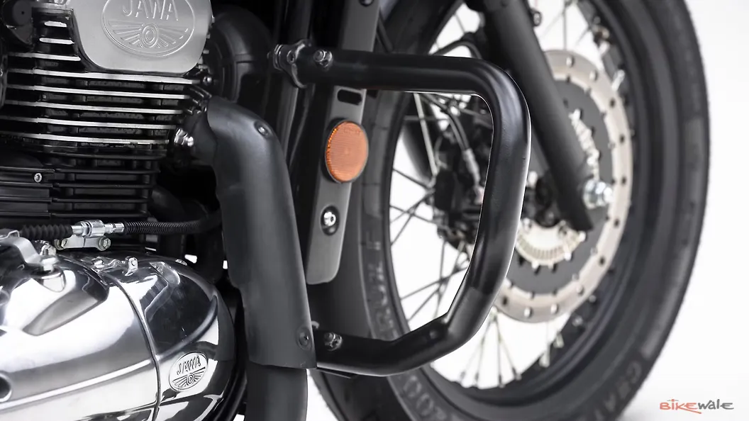 Jawa 42 Bobber Engine Crash Guard Image – BikeWale