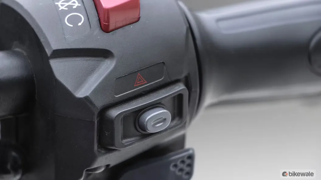 Jawa 42 Bobber Emergency Off Switch/Kill Switch Image – BikeWale