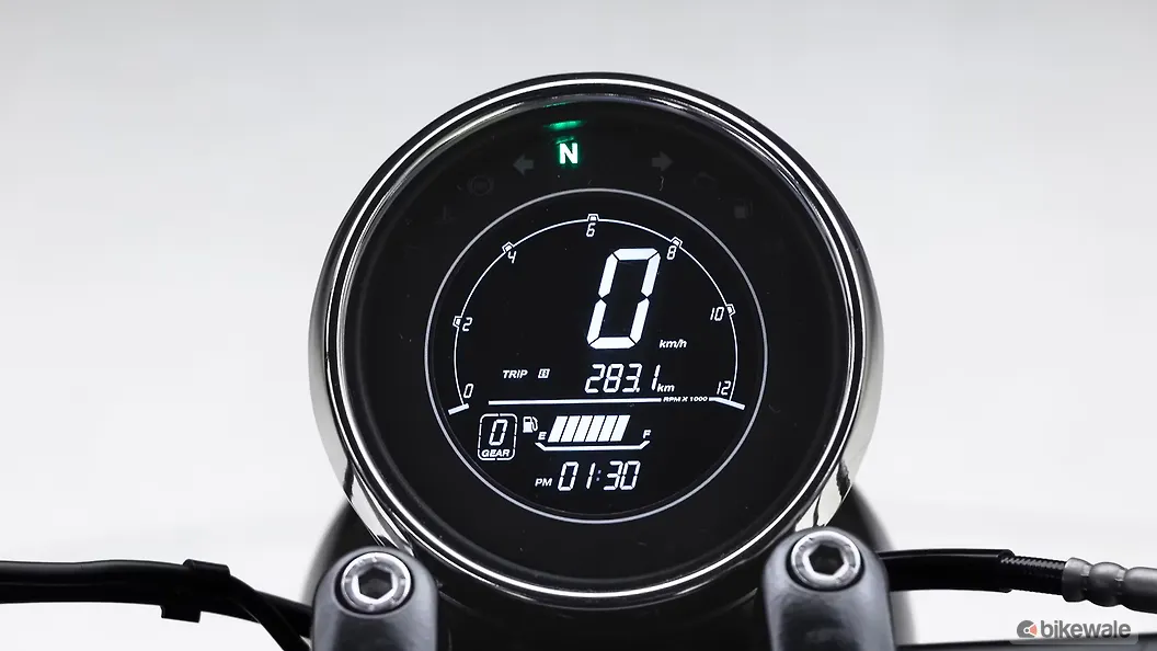 Jawa 42 Bobber Front View Image – BikeWale