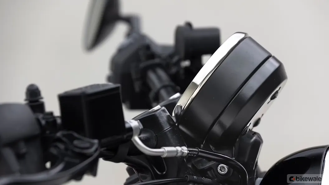 Jawa 42 Bobber Front View Image – BikeWale