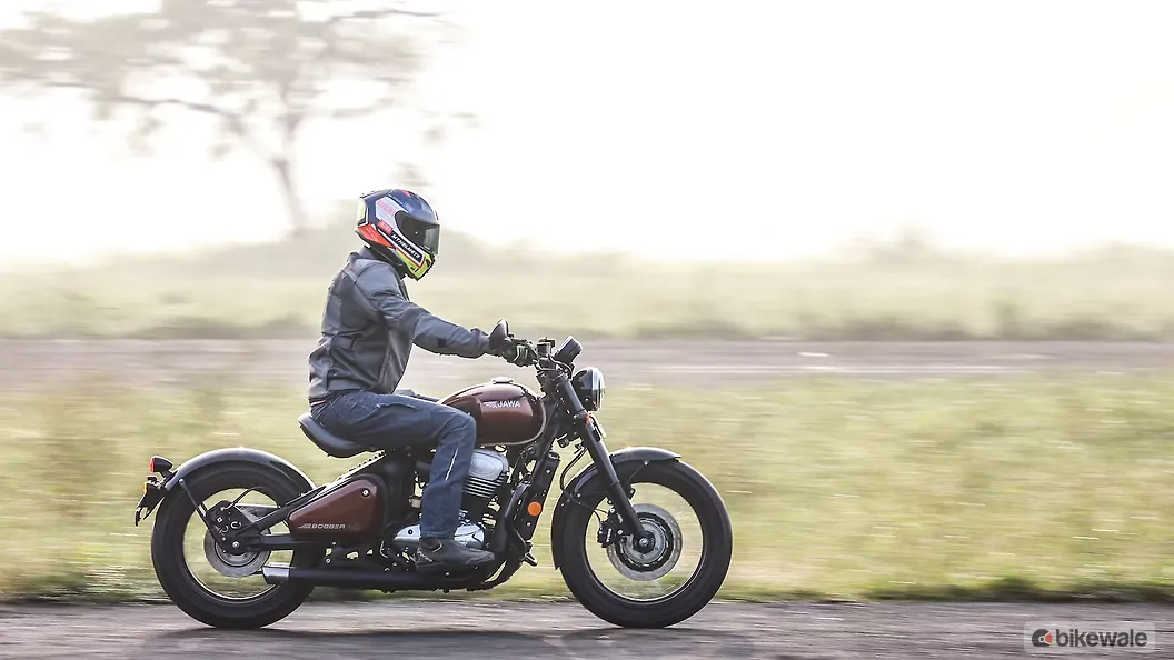 Jawa 42 Bobber Left Side View Image – BikeWale