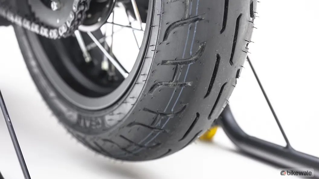 Jawa 42 Bobber Rear Tyre Image – BikeWale