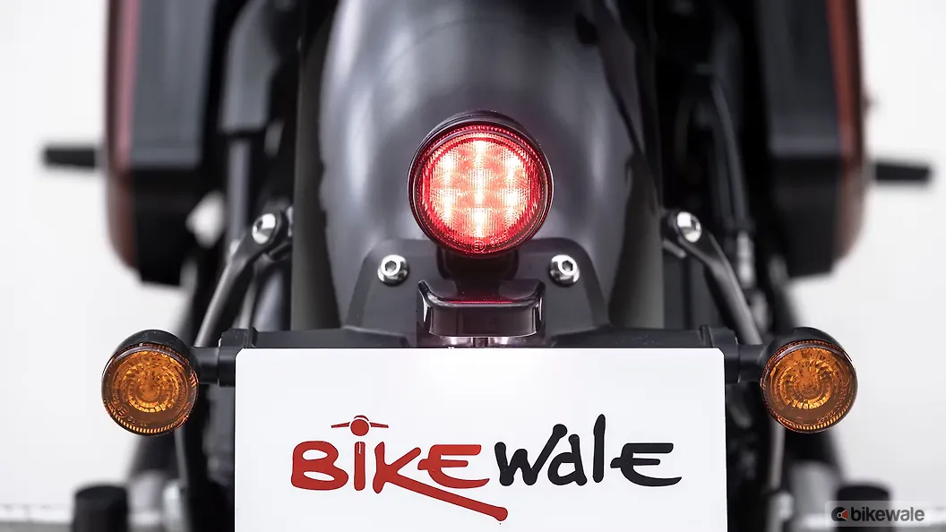 Jawa 42 Bobber Rear Reflex Reflector Image – BikeWale