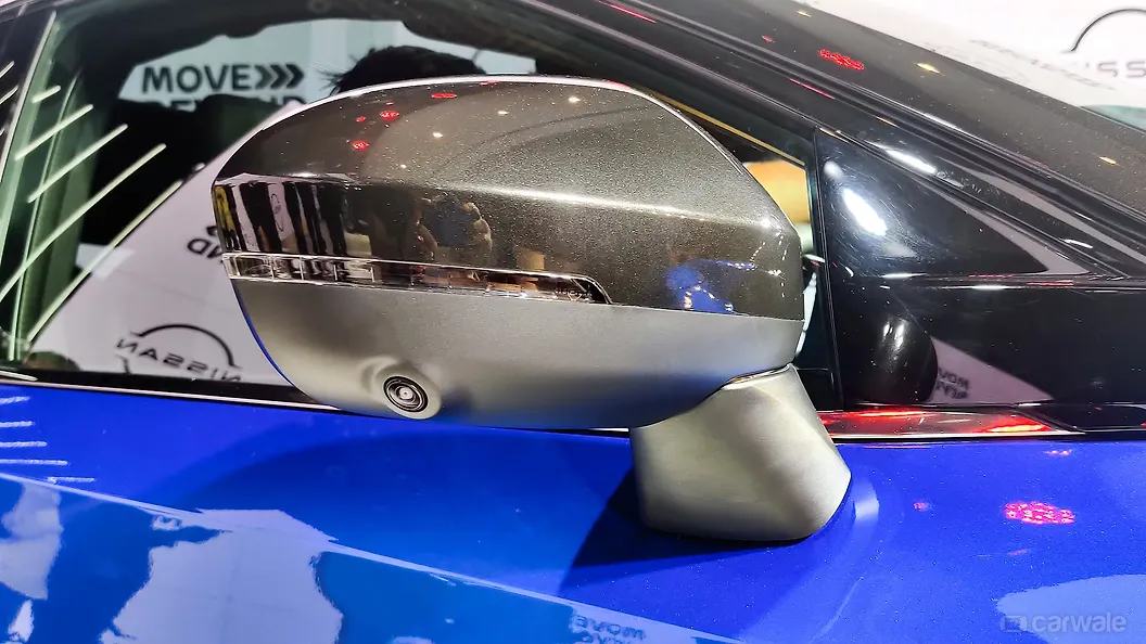 Qashqai ORVM Blinker Image, Qashqai Photos in India - CarWale