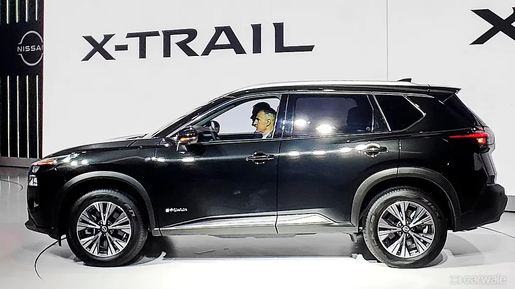 X-Trail Rear View Image, X-Trail Photos in India - CarWale