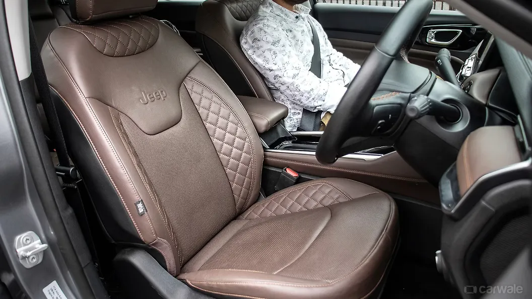 Meridian Front Row Seats Image, Meridian Photos in India - CarWale