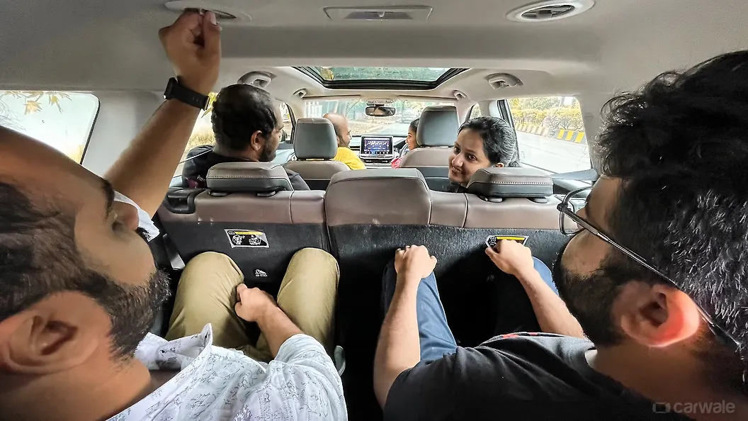 Meridian Third Row Seats Image, Meridian Photos in India - CarWale